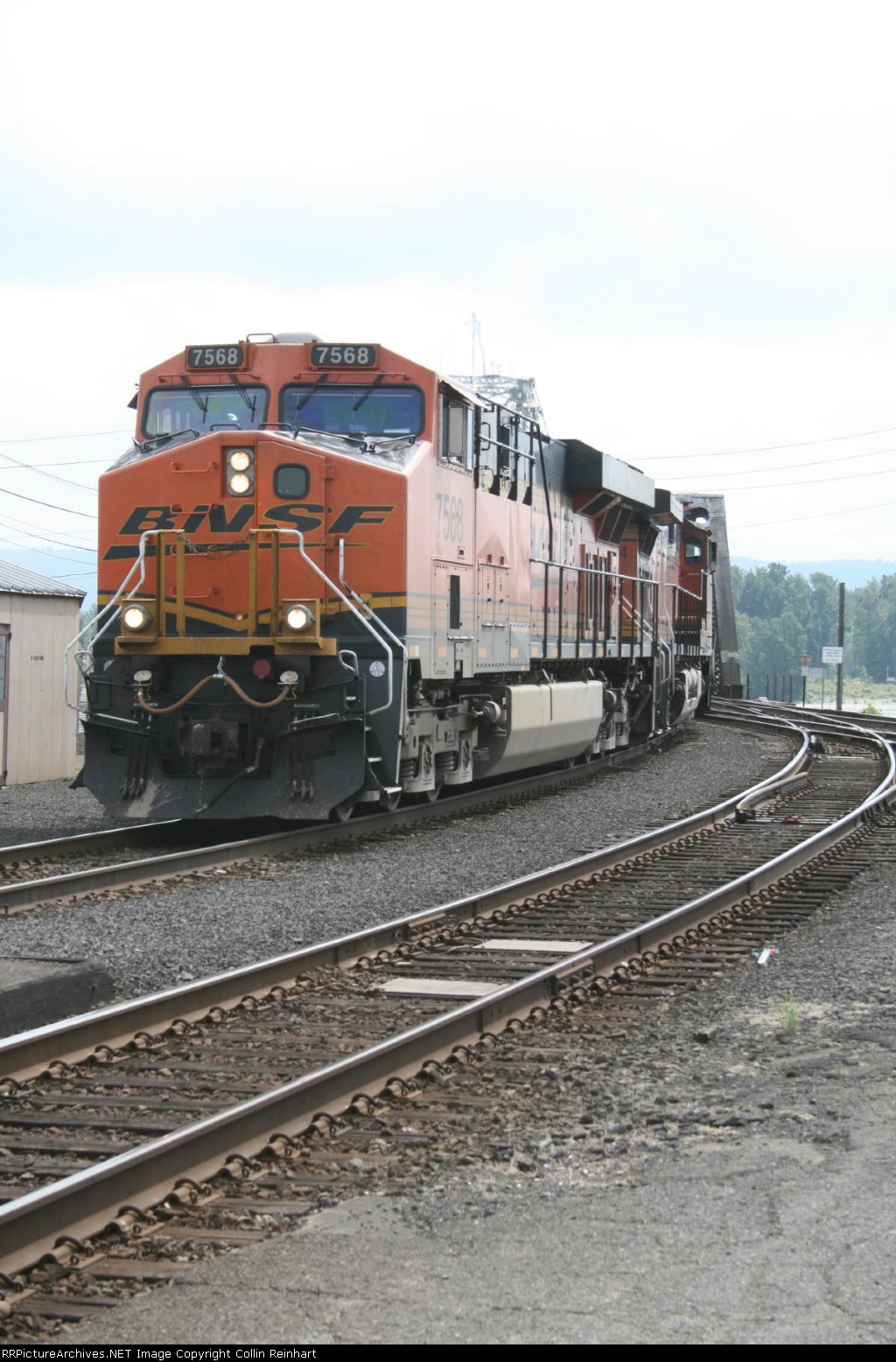 BNSF 7568 East